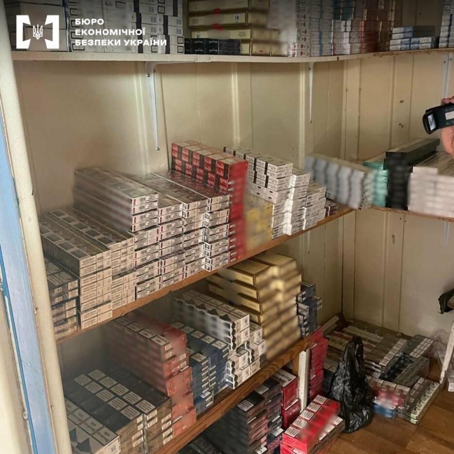 Пів мільйона у коробках: як 51-річний чоловік в Одесі продавав контрафакт через месенджер ...