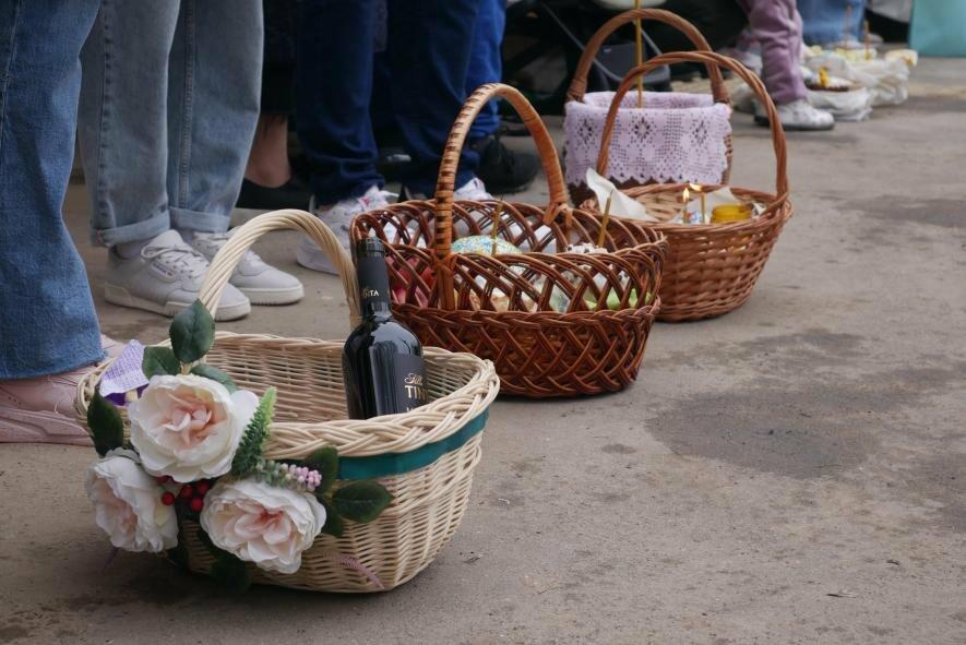 Великі черги та гарні кошики: в Одесі святкують Великдень ...